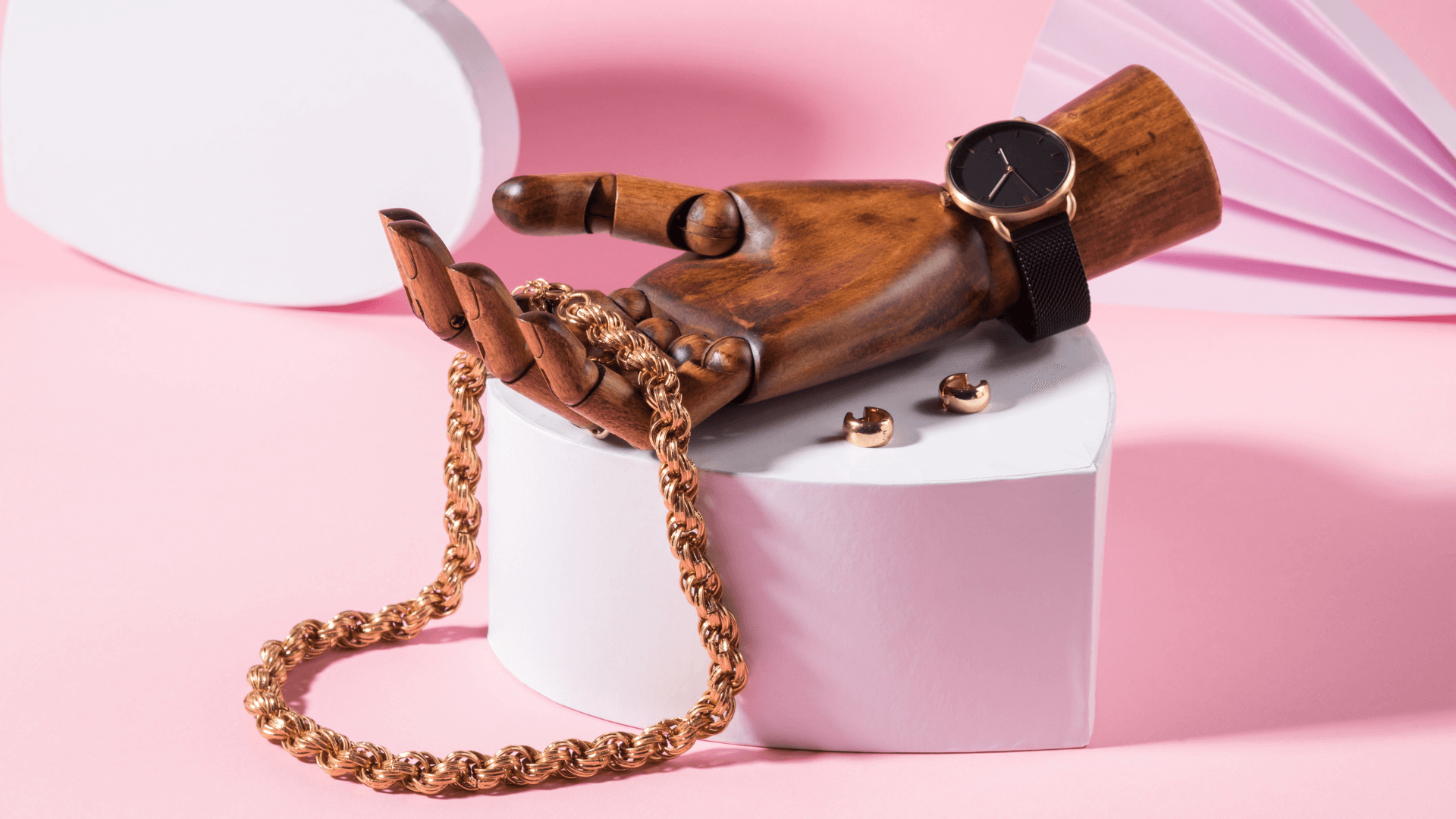The e-commerce Revolution of Fashion Accessories in France | byrd